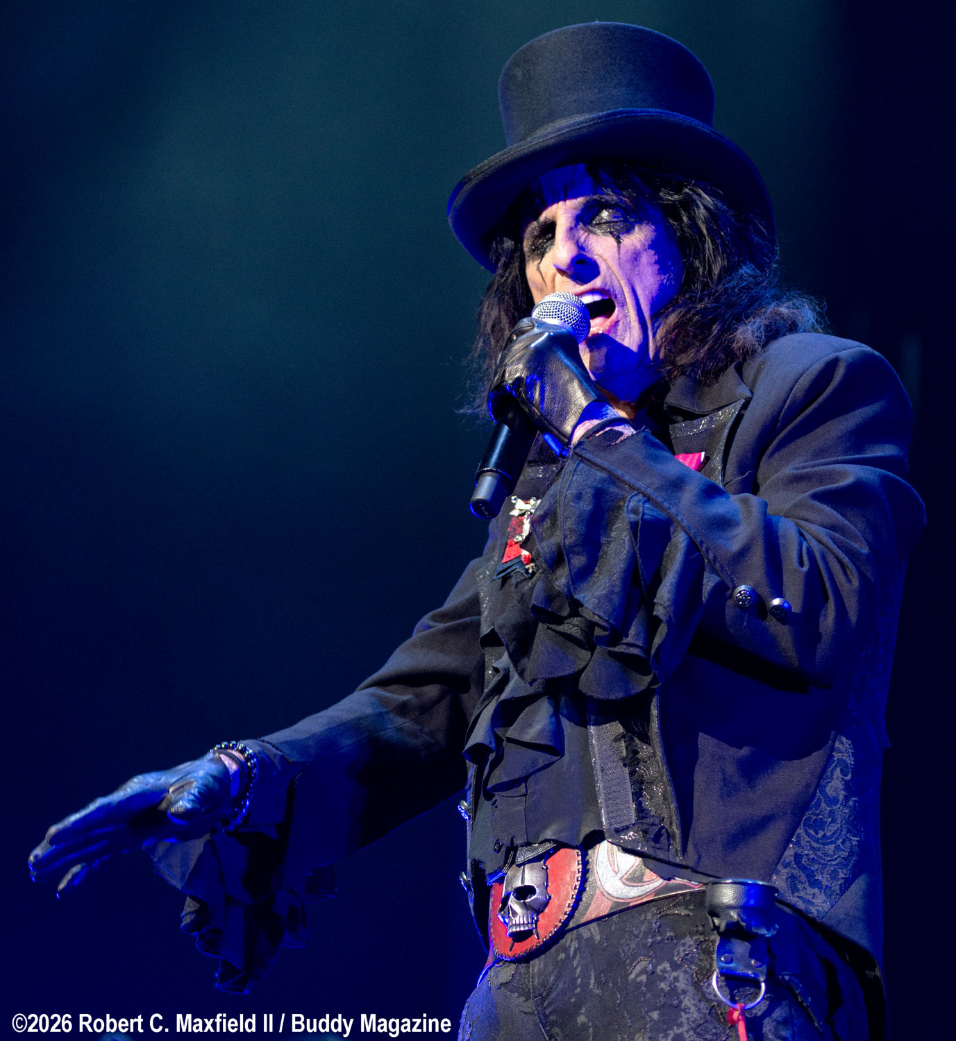 Shock Rock Royalty Takes Irving: Alice Cooper Still Owns the Night ...